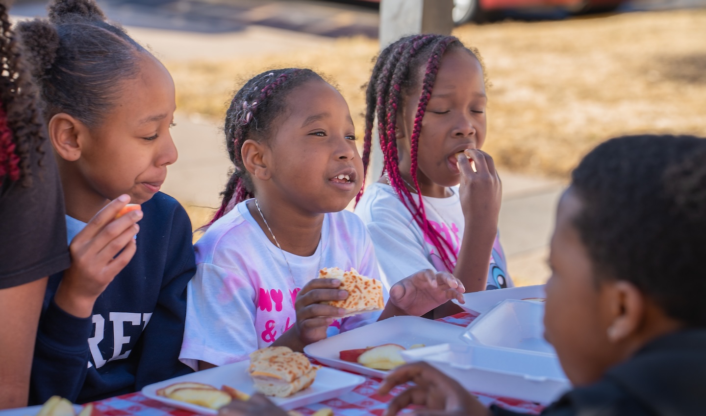 How School Lunches Fight Child Hunger in the U.S. | Feed the Children